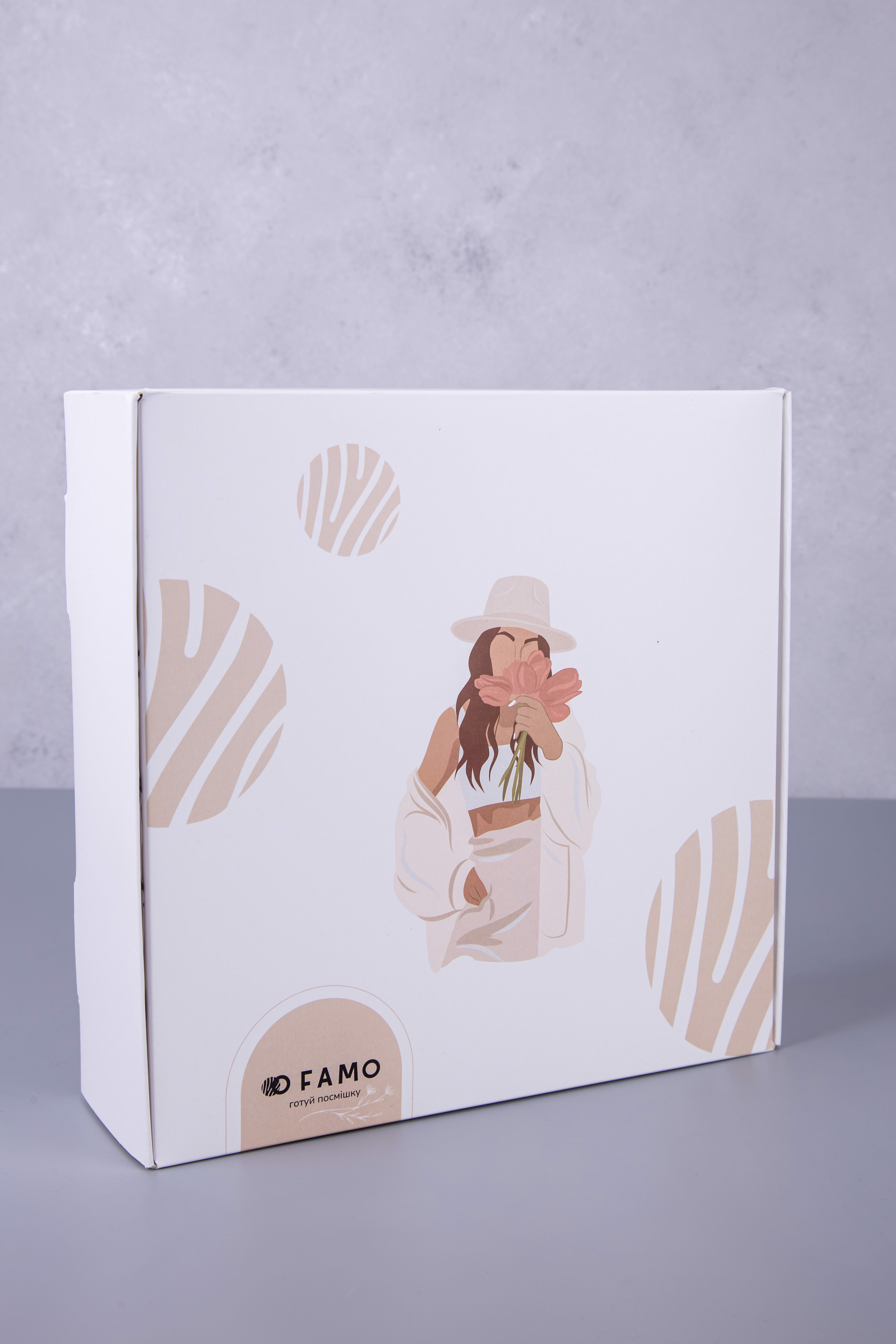Подарункова коробка Spring купити в інтернет-магазині Famo.ua